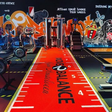 custom turf for crossfit gym _ indoor gym turf _ turf track gym ...